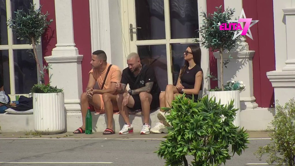 'TI BI MOGLA DA MI BUDEŠ ĆERKA!' Miljana pecnula Ša i Mionu pesmom, Aleskić promenio sve boje ...