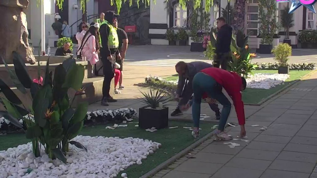 Lete pare na sve strane: Ena i Peja u teškom okršaju zbog kupovine, on ...