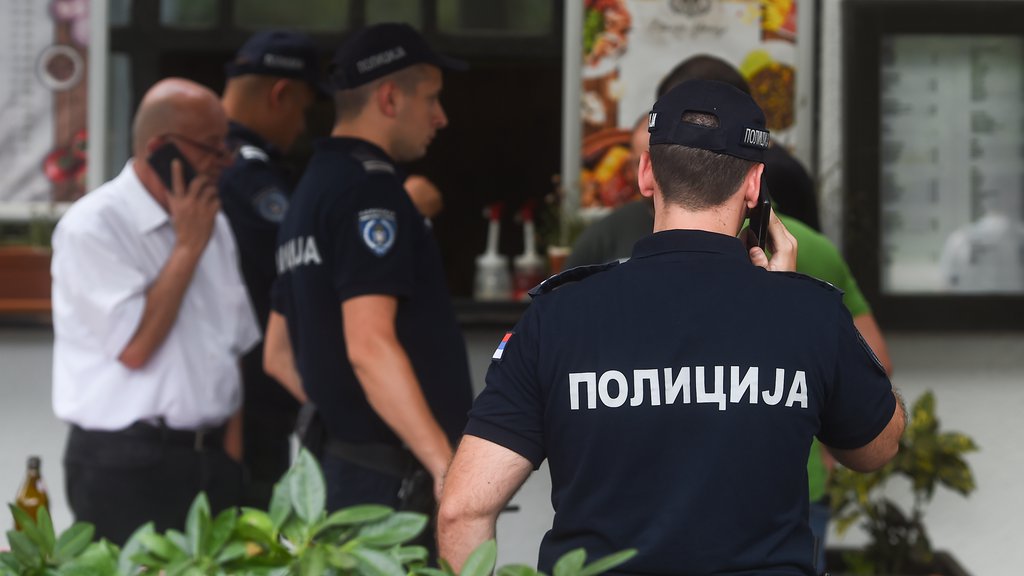 SUSPENDOVANI POLICAJAC DANAS PRED TUŽIOCEM: Upucan u restoranu, drugovi ...