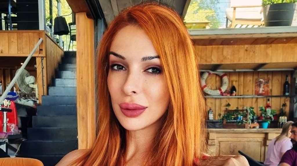 PEVAČICA ROĐENA KAO MUŠKARAC, A SADA MAMI UZDAHE! Mnogi su je osporavali zbog izgleda, svi je ...