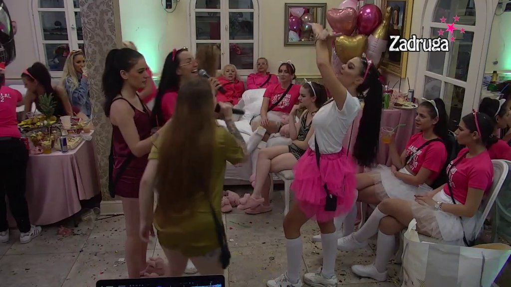 pink.rs | OKUJ ME, CARE! Maji potpuno popustile kočnice, pala u TRANS ...