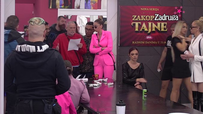 NA RED DOLAZI I JEDNA PORODIČNA FOTOGRAFIJA! Zadrugari nestrpljivo ...
