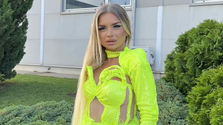 BIVŠA ZADRUGARKA SE OTROVALA! Završila na infuziji, pa se oglasila iz kreveta! (FOTO) | pink.rs