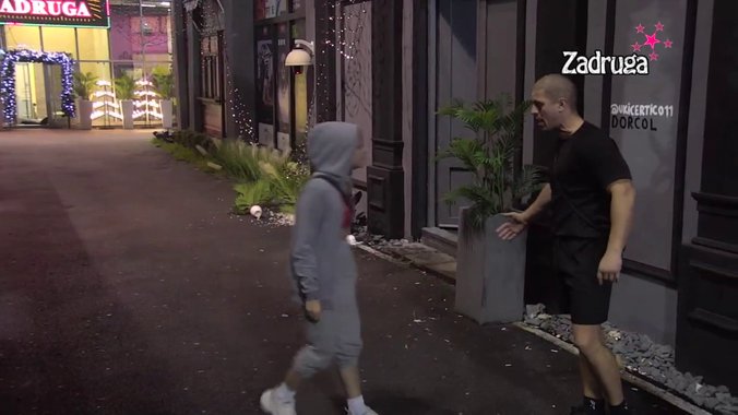 PLJUŠTALE PSOVKE I GNUSNE UVREDE! Palčica i Petrući doživeli novi ...