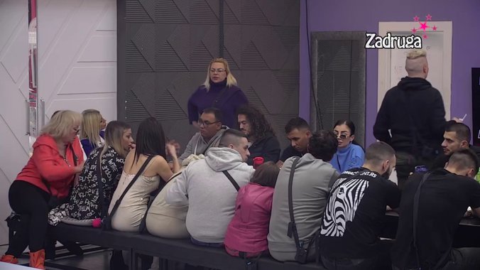 pink.rs | NE KRIJE SREĆU! Anđela priznala da je u šoku jer je poslata sa Zvezdanom u izolaciju ...