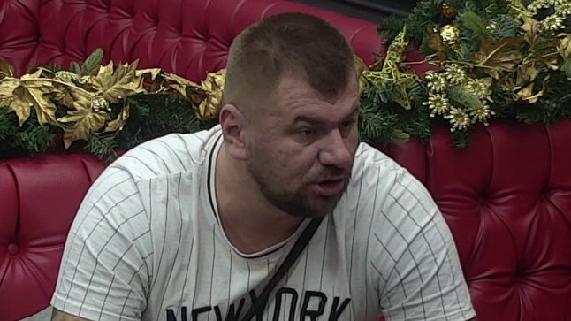 'ISKOMPLEKSIRANA JE JER SAM PRIZNAO ANELI' Janjuš osudio Majinu nameru ...