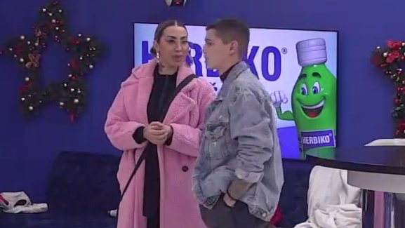 NIJE ZNALA KAKO, PA UDARILA NISKO! Bojana usred svađe sa Aneli ničim izazvana spomenula njenu ...