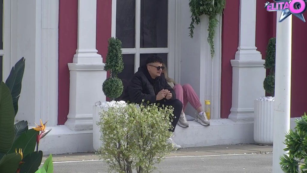 Smejem se, al rane ne prolaze: Sofija se više ne folira, poslala Terzi ...