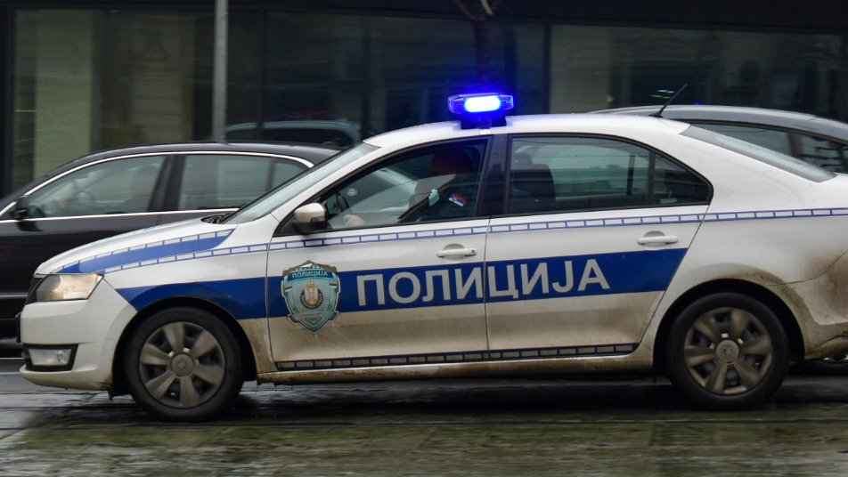 pink.rs | UBADALI OCA ŠIPKOM OD METAR I PO! Policija pronašla predmet ...