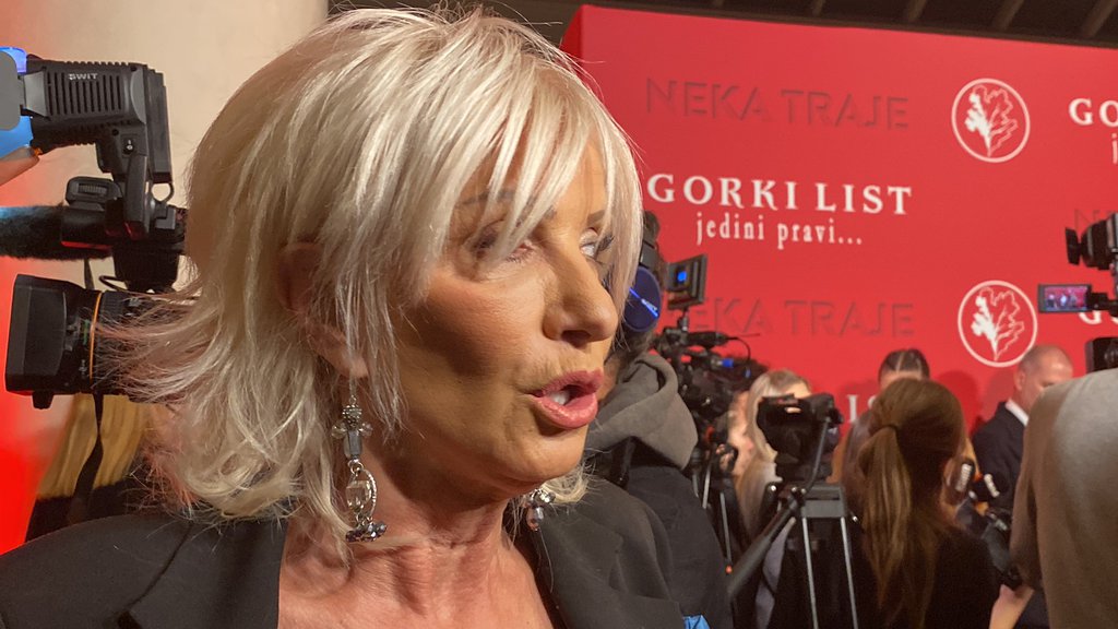 BRUTALNO ISKRENA! Cakana otkrila tajnu svog dugogodišnjeg uspeha pa ... BRUTALNO ISKRENA! Cakana otkrila tajnu svog dugogodišnjeg uspeha pa ...