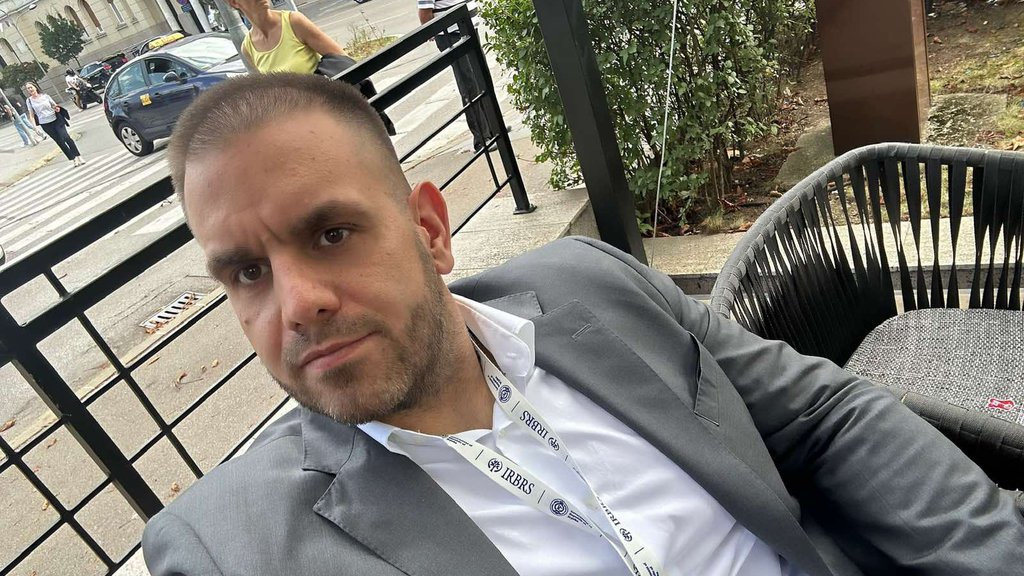 ZA SVAKU POHVALU: Đorđe Bulić POKLONIO 30 računara osnovnoj i srednjoj školi u Železniku | pink.rs