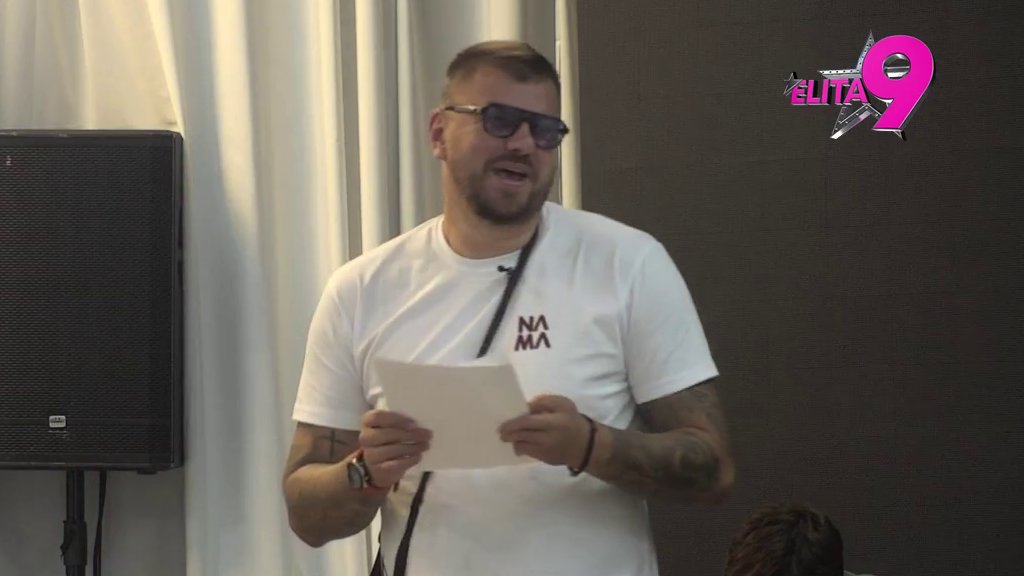 Već krenuo da deli ocene: Janjuš pred svima pročitao radove svojih učenika, njih pojeo blam ...