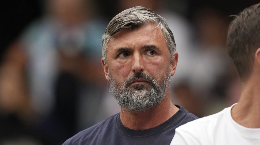 'MORATE DA BUDETE LJUBAZNI PREMA TRAVI...' Novakov bivši trener hoće da ...
