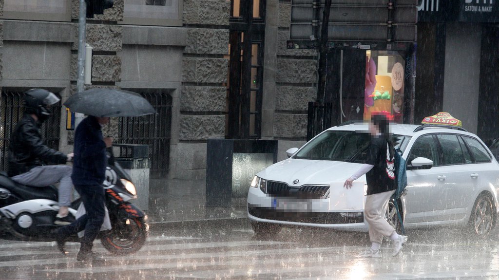 Oblaci sa Atlantika jure prema Srbiji: Evo kada hladni front donosi pad ...