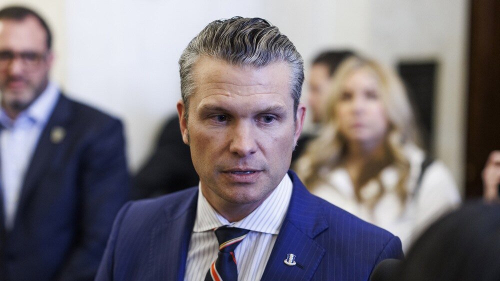 ISPLIVALI NOVI DETALJI AFERE TRAMPOVOG MINISTRA ODBRANE HEGSETA: Klupko ...