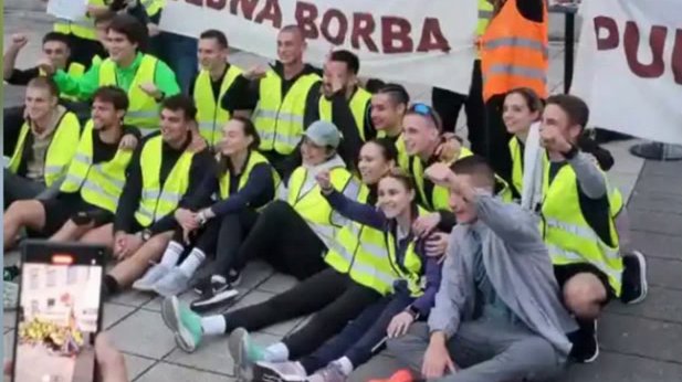 Studenti u blokadi večeras napali dekana Pravoslavnog bogoslovskog fakulteta | pink.rs