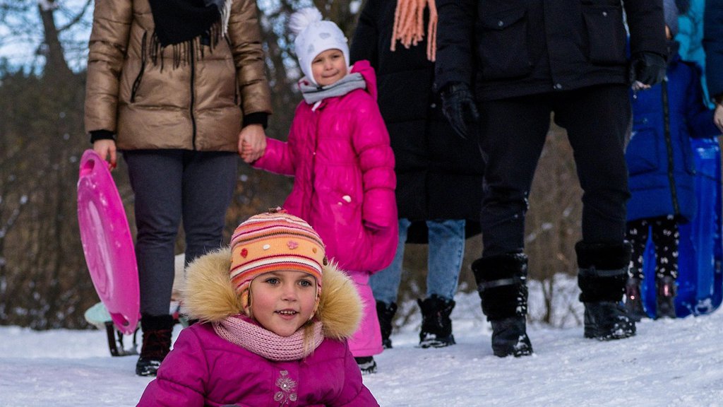Dete odbija da nosi zimsku odeću iako je hladno? Stiže pomoć | pink.rs