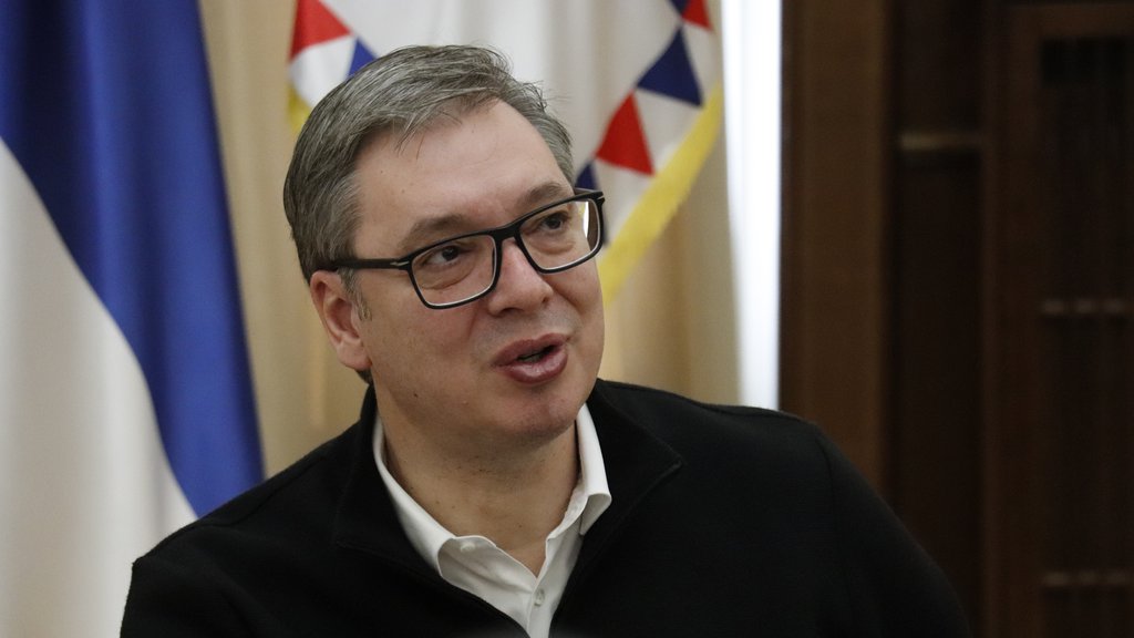 55.000? ŠALITE SE? Vučić okrio koliko je ljudi u subotu ušlo u Beograd ...