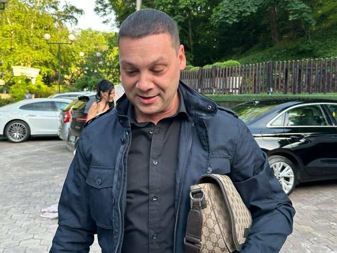 NAŠ PEVAČ U JAVNOSTI POSLE MNOGO VREMENA! Veliki intervju Darka ...