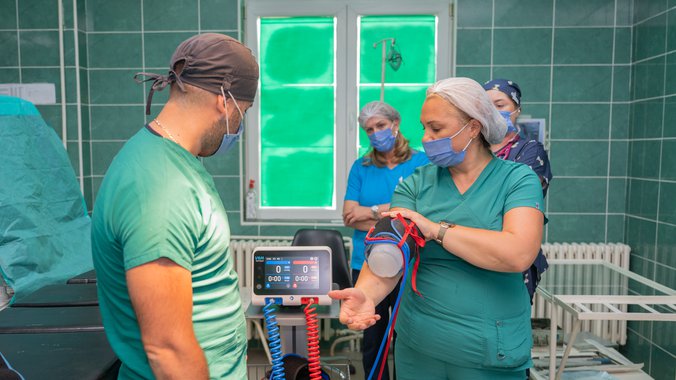 VIŠE OD 100.000 EVRA ZA PODRŠKU ZDRAVSTVU: Fondacija Mozzart donirala vrednu opremu bolnicama ...