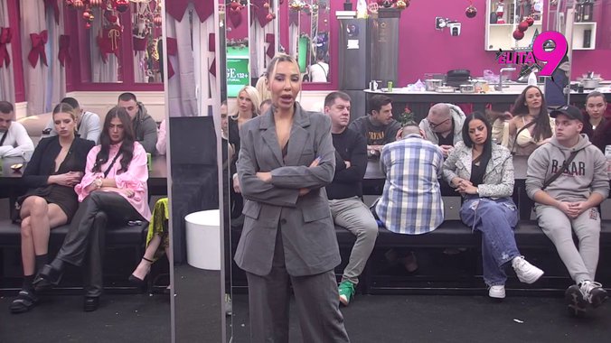 Muzla ga je za lovu, a on se ku*čio što je njen dečko: Aneli jedva čeka ...