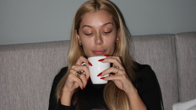 ŠOK! Tea Tairović objavila fotku iz kreveta pred nastup! Bez trunke ...