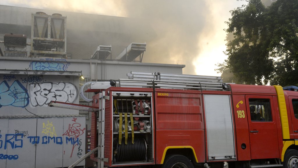 POŽARNA APOKALIPSA U SRBIJI: Više od 1.400 požara ugašeno za samo 10 ...