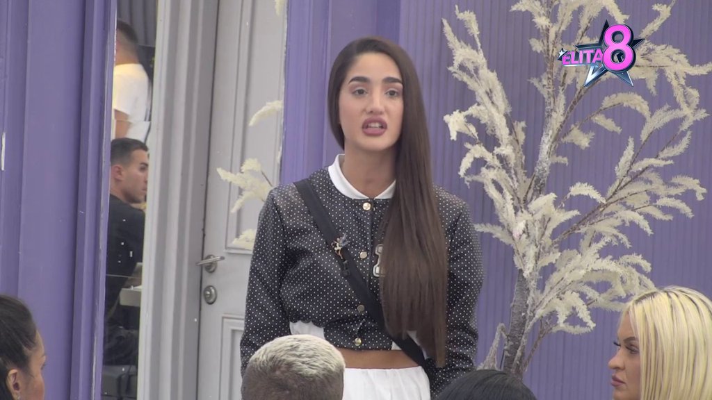 JA DEVOJKU NEMAM: Gastoz pred svima odjavio Anđelu, ona popucala po šavovima, pa mu sasula sve u ...