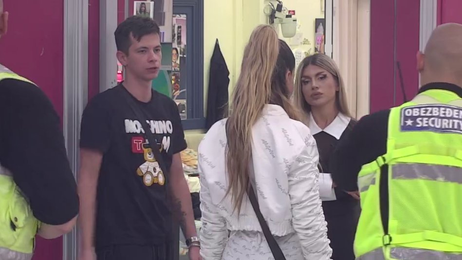 Ponovo prodao tetku da bi se dodvorio Hanu: Nerio urnisao Aneli gnusnim ...