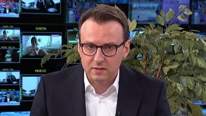 STAVILI MU LISICE NA RUKE KAO KRIMINALCU, NISU MU DALI DA ZOVE PORODICU ...