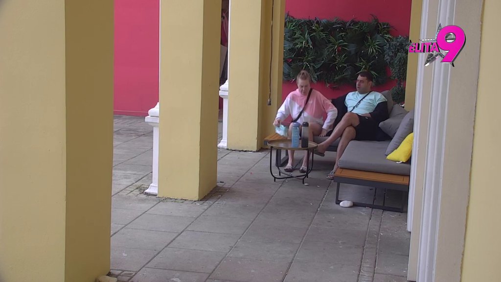 Leti perje na sve strane! Advokatica se naoštrila na obračun sa Ivanom, pa zaratila sa Pečenicom ...