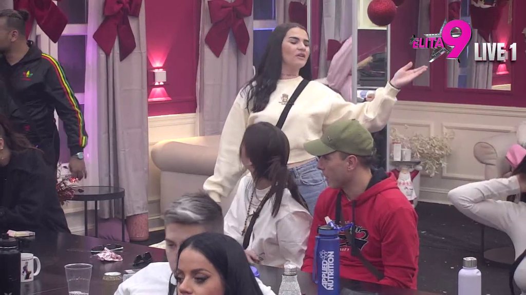 Obe babe mi cepaju rakiju, ja sam na njih: Sandra otkrila pravo stanje ...