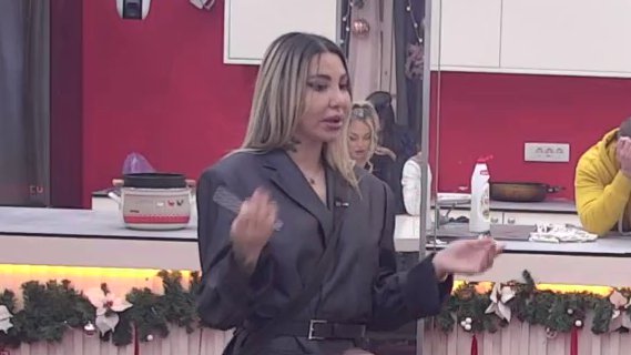 Da joj se neko dopada, već sada bi bila u vezi: Aneli opljuvala Teodoru za sva vremena, Bebica ...