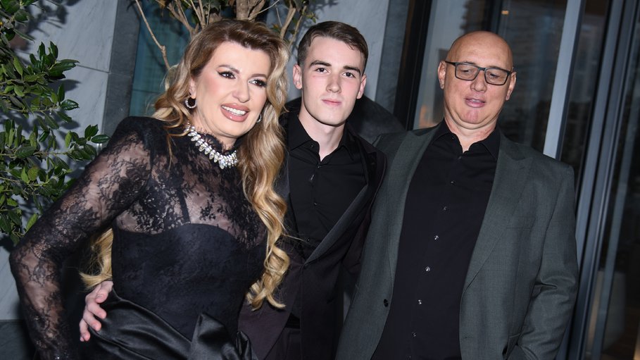 SVI DETALJI GALA ŽURKE! Evo kako je bilo na proslavi PUNOLETSTVA SINA VIKI MILJKOVIĆ I TAŠKETA ...