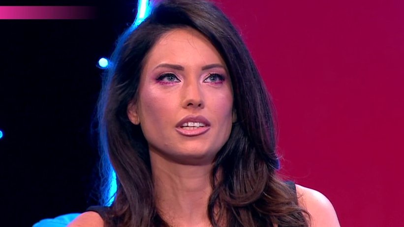 Mirka Vasiljević danas važi za jednu od najlepših i najpopularnijih glimica, a evo kako je ...