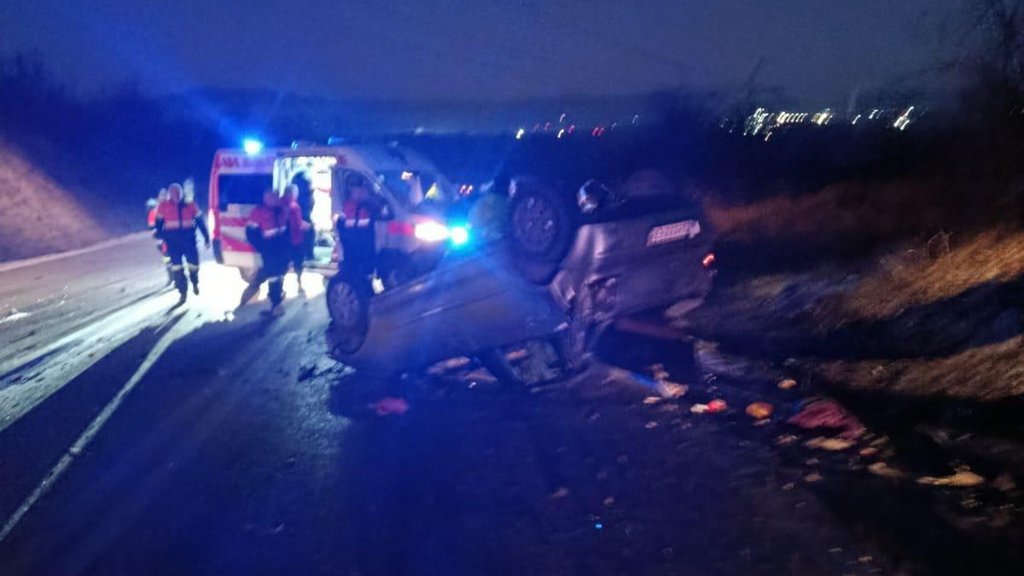 STRAVIČNI PRIZORI KOD BORA - PINK.RS NA LICU MESTA: Šest automobila ...