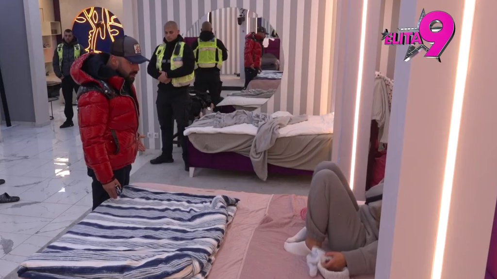 Shvatio da joj nema pomoći: Luka dao sve od sebe da smiri Aneli, ali totalno uzalud! (VIDEO ...