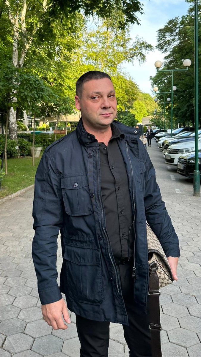 NAŠ PEVAČ U JAVNOSTI POSLE MNOGO VREMENA! Veliki intervju Darka ...