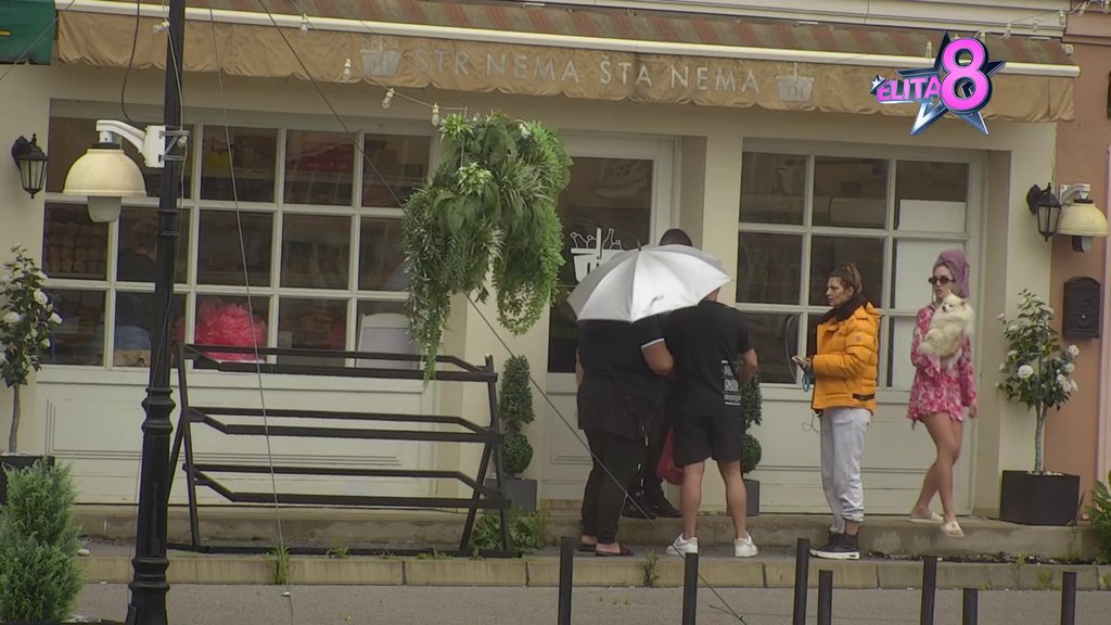 Eksplodirao kao tempirana bomba: Gastoz napravio haos ispred prodavnice, psuje i viče na sav ...