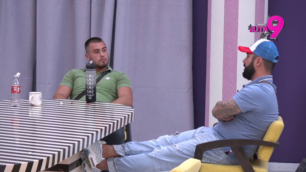 LETI PERJE U ODABRANIMA: Luka i Uroš na sve načine pokušavaju da smire ...
