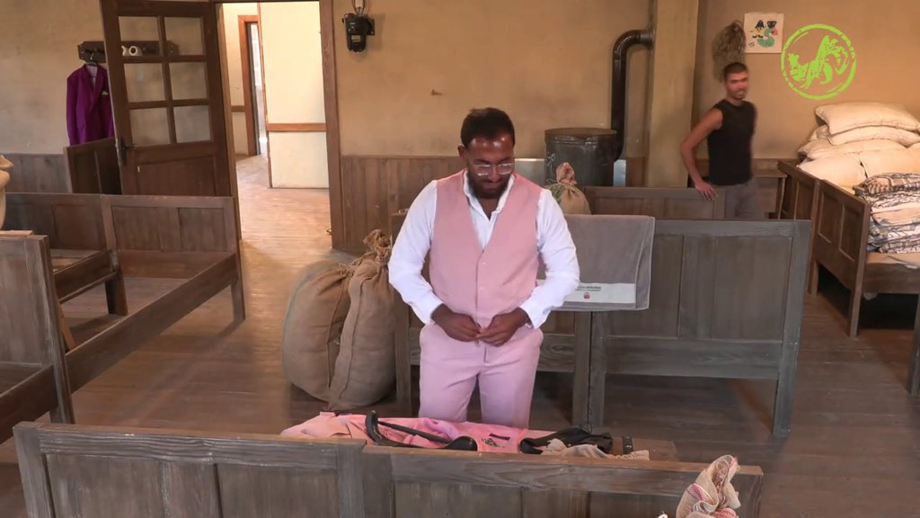 'MORA DA JE NECA BIRAO' Peca se oduševio stvarima koje je dobio od ...