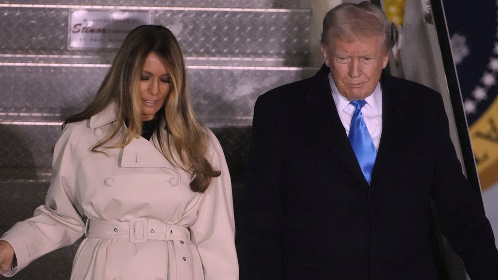 Melanija Tramp u Rim na sahranu pape Franje sletela u autfitu od 32.150 ...