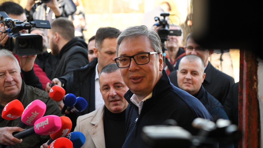 Vučić posetio selo Tolić kod Mionice! Predsednik govorio o izbornim ...