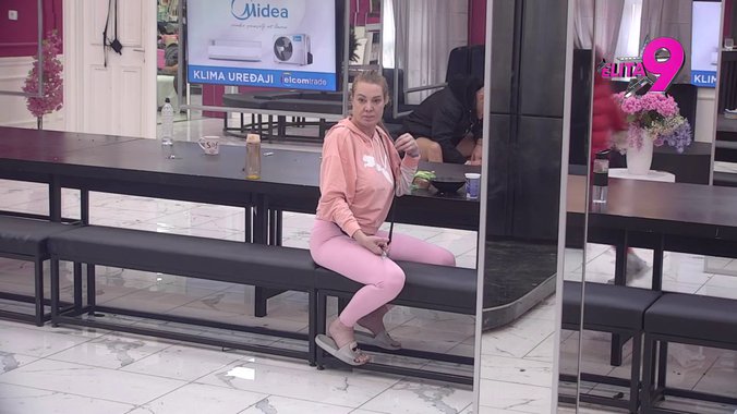 JA VAM BRIŠEM G*VNA! Terza poludeo zbog NEHIGIJENE u kupatilu, Iva mu ...