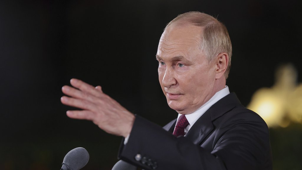 VLADIMIR PUTIN SE VANREDNO OGLASIO! Spuštena i ruska zastava... | pink.rs