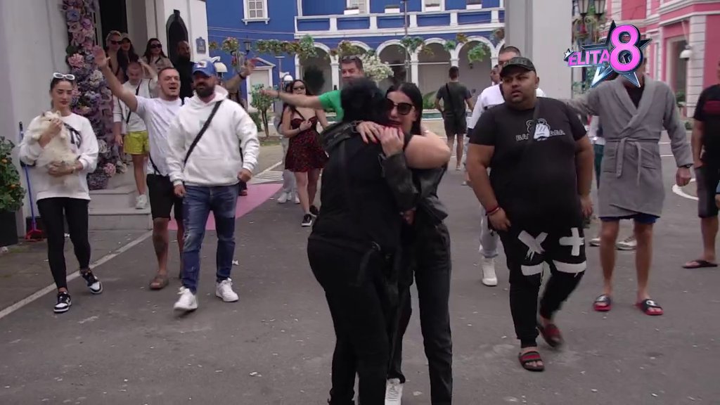 Emotivan rastanak majke i ćerke: Aleksandra se guši u suzama, kroz ...