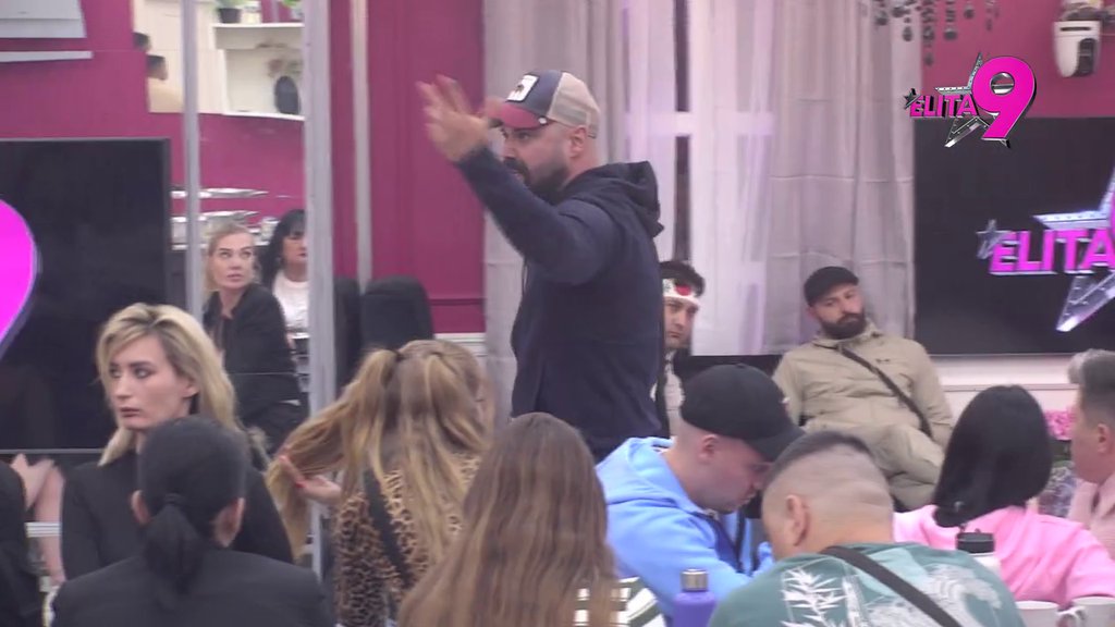 NISAM GA NAGRADIO: Luka negirao da je Staniću dao vetar u leđa da provocira Asmina, Durdžić ...