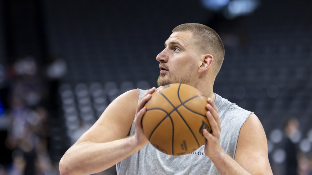 Nikola Jokić na bazenu u Somboru igra 'kockice' (VIDEO) | pink.rs