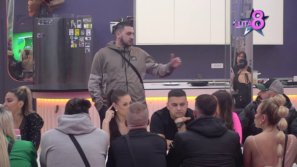 Klasičan papak, sprdnja od čoveka: Zola razvezao jezik i uništio Munjeza sa uvredama, pa dao sve ...