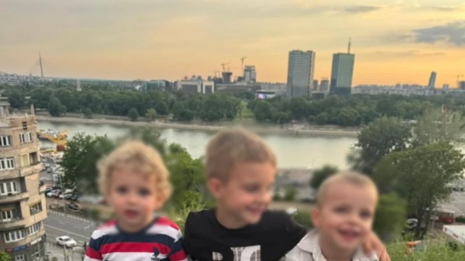 Veljko Ražnatović prošetao Kalemegdanom sa sinovima: Objavio sliku, a ...